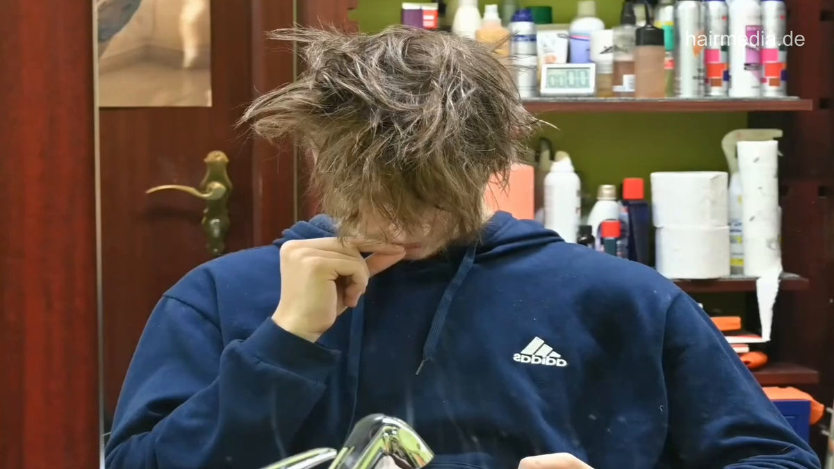 2301 Lars 2 forward and upright shampooing, hair and face, hoodryer, n ...