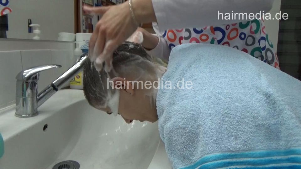 8401 Katharina 2 forward shampoo hairwash in barbershop by female barb ...